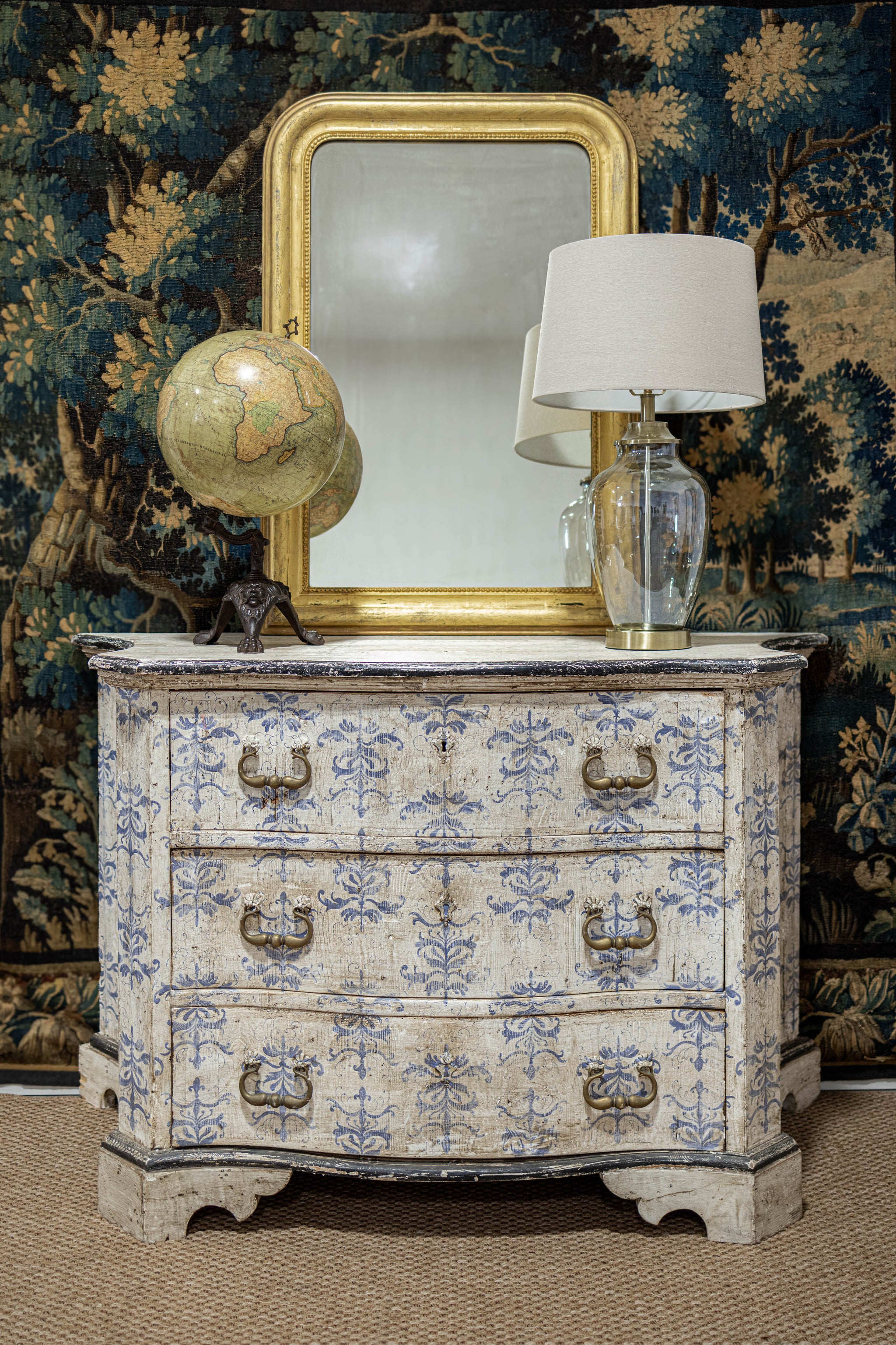 Early 20th Century Italian Pinewood Chest of Drawers